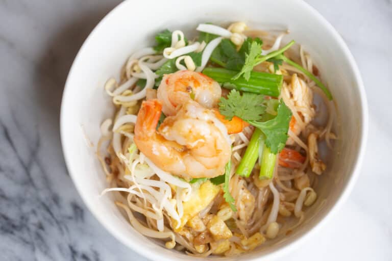 Lad Na vs Pad Thai - What's the Difference Between These Noodles?