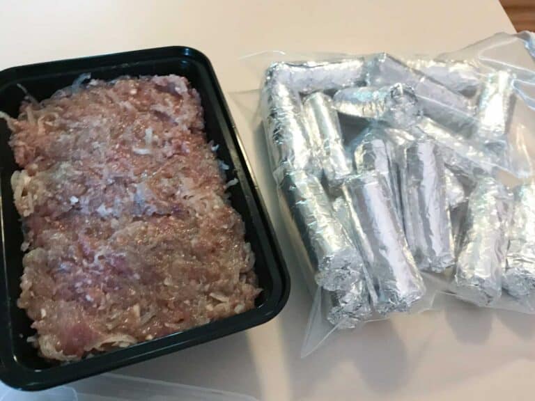 Authentic Laos Fermented Sour Pork Sausage - Som Moo - Cooking with Lane