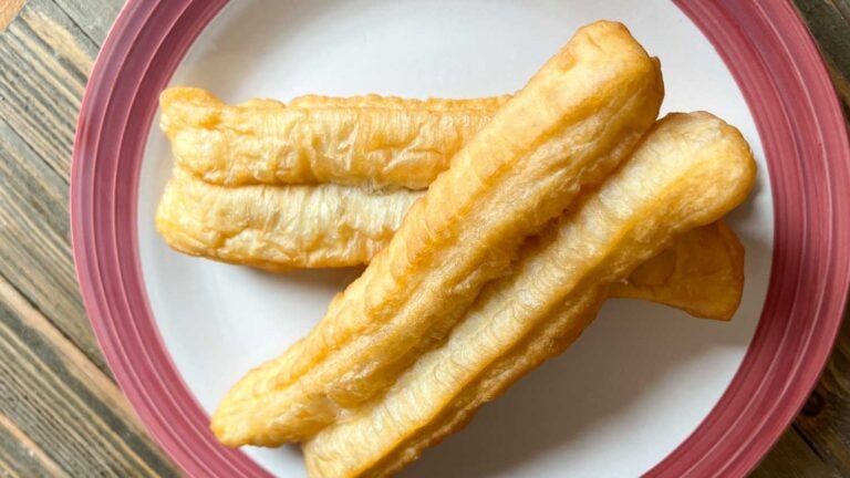 Simple Recipe for Vietnamese Fried Bread Sticks - Banh Quay (Patongko)