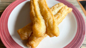 Simple Recipe for Vietnamese Fried Bread Sticks - Banh Quay (Patongko)