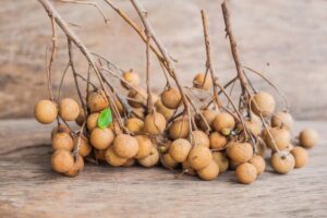 How to Eat Longan and Why You Should Try It (What It Taste Like)